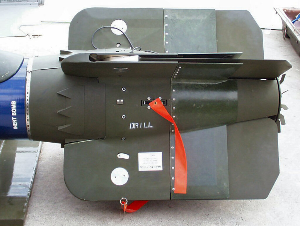 GBU-24I - GBU-24(V)2/B - Paveway III 2,000lb Laser-Guided Bombs - David ...