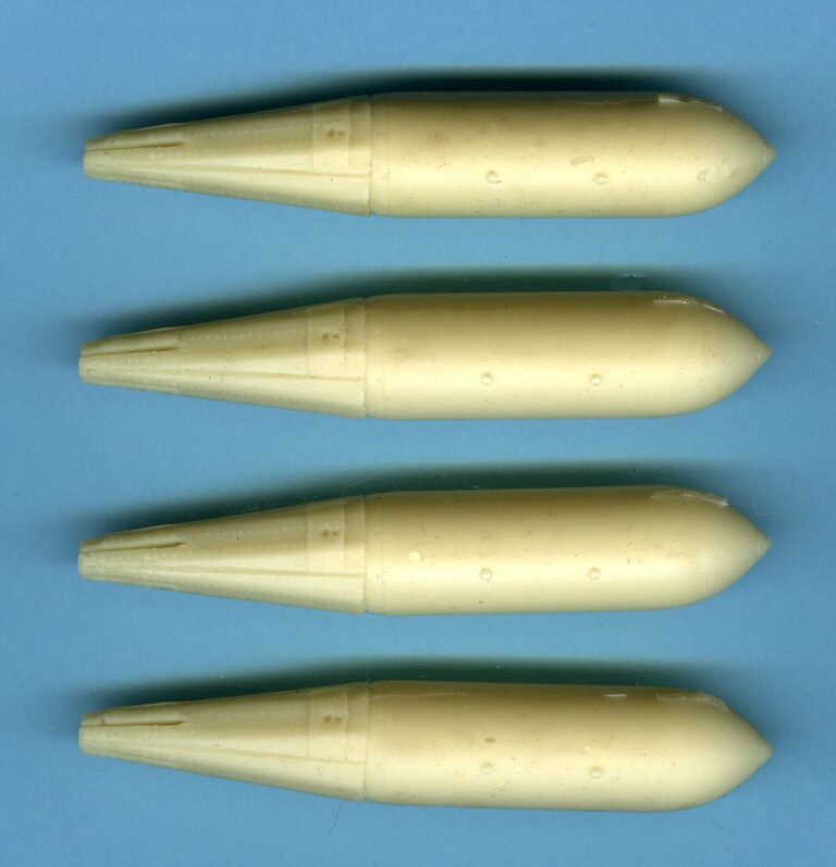 RAF 1,000lb High-Drag Iron Bombs - David J. Parkins